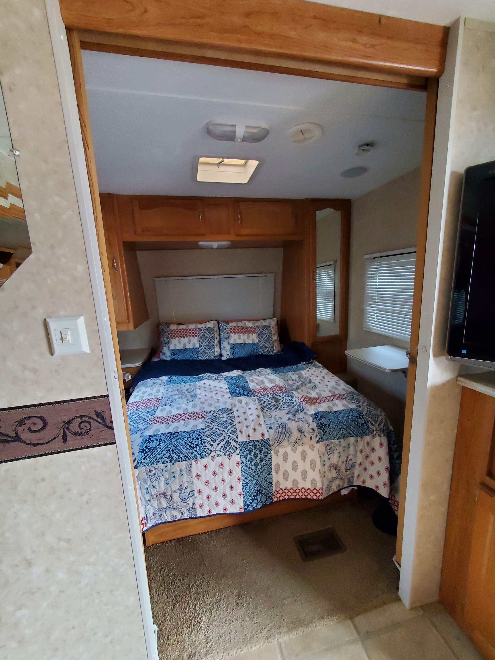 B023-11-inside – Paradise Valley