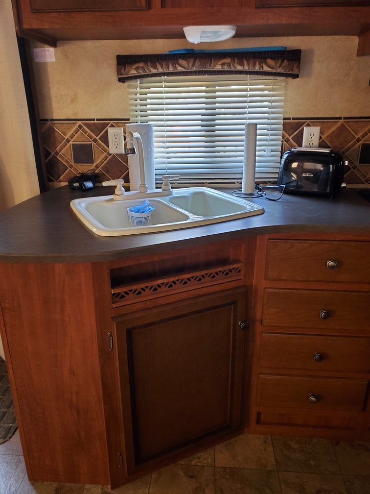 B136-kitchen-sink – Paradise Valley