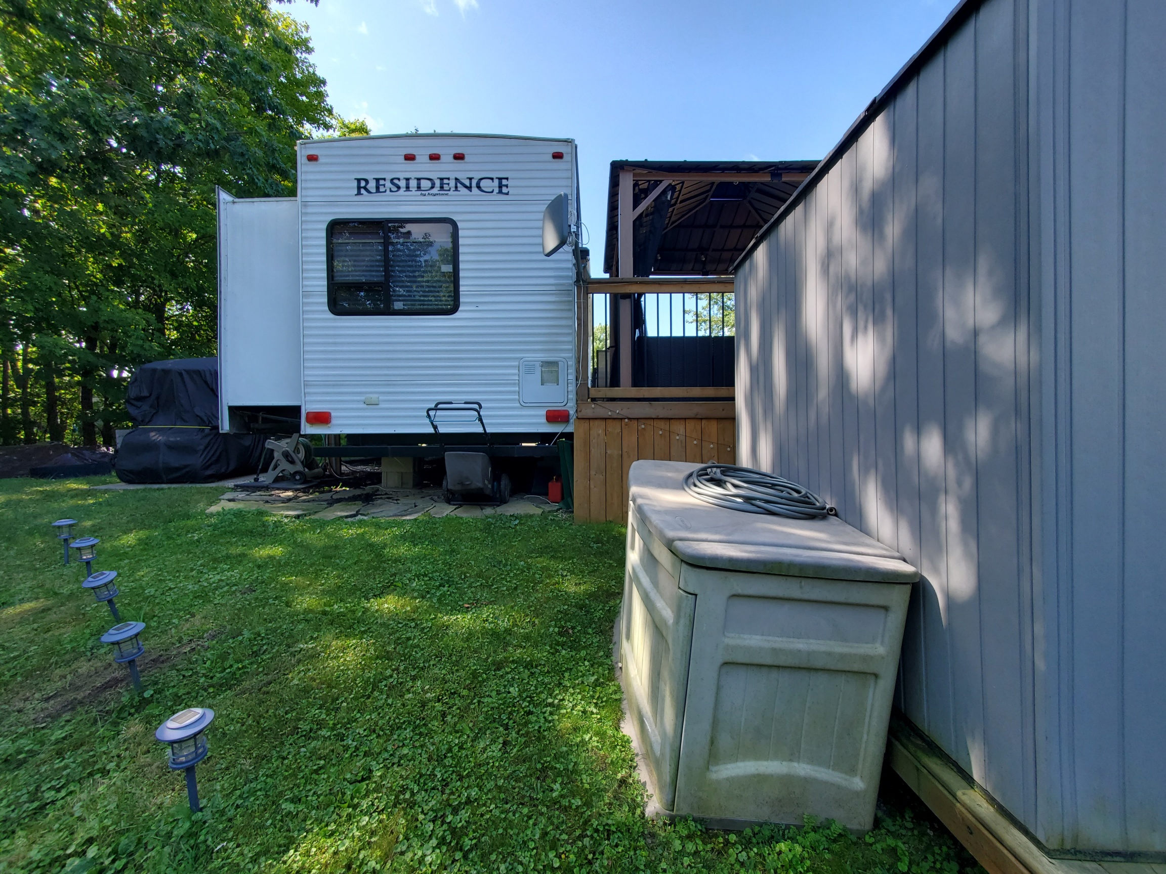 B158 back of trailer and shed – Paradise Valley