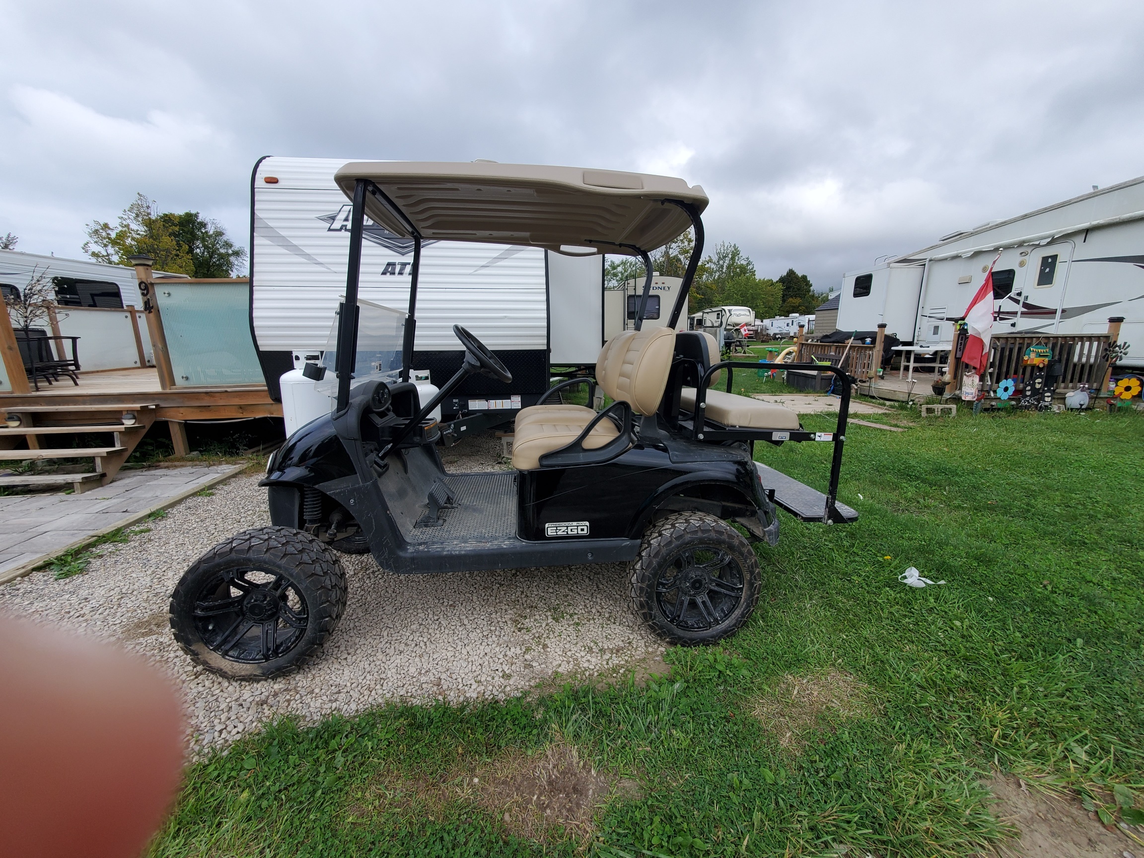 B094 golf cart side view – Paradise Valley